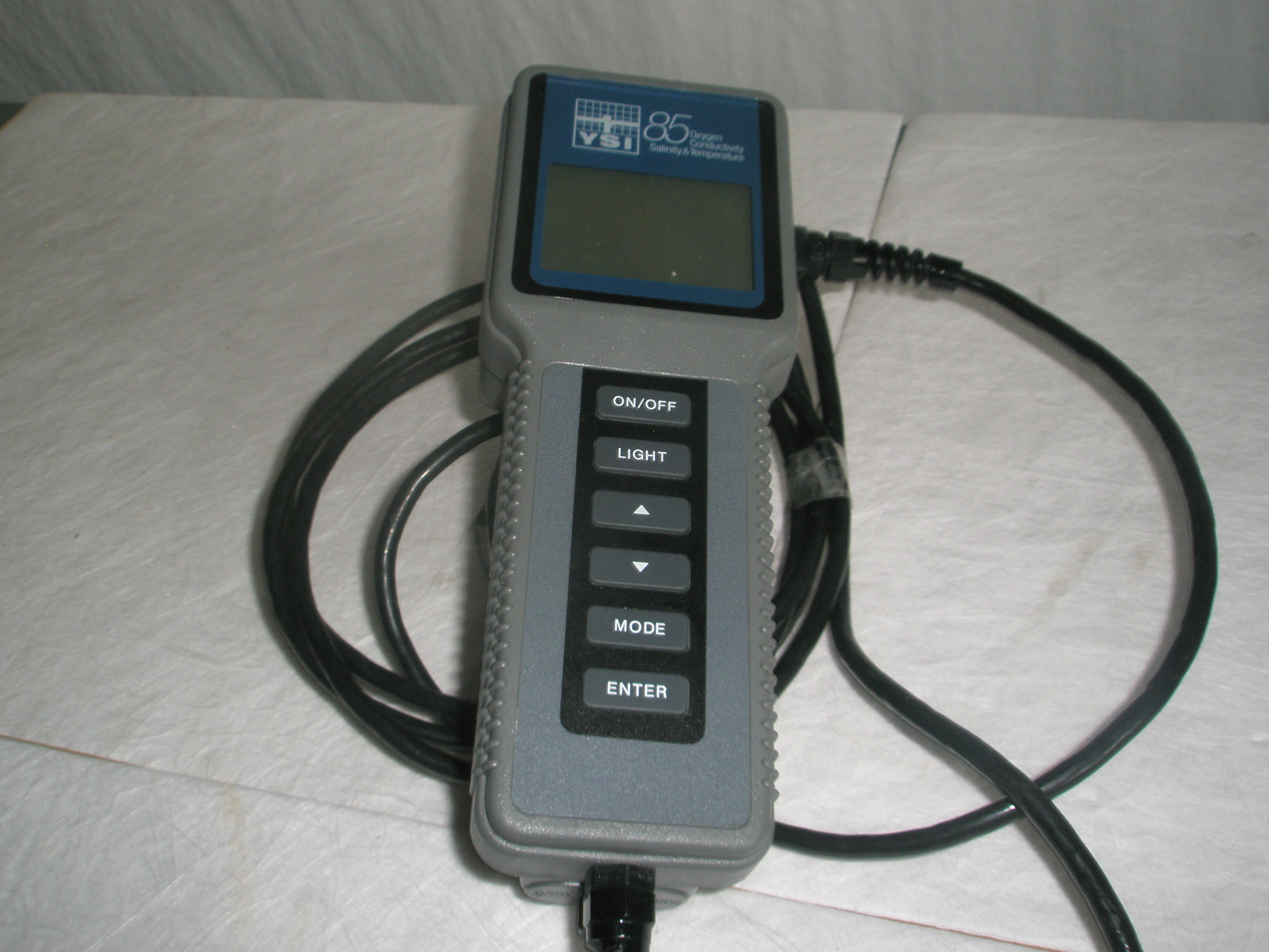 YSI - 85 Dissolved Oxygen Conductivity Salinity Temperature Meter with ... YSI - 85 Dissolved Oxygen Conductivity Salinity Temperature Meter with ...